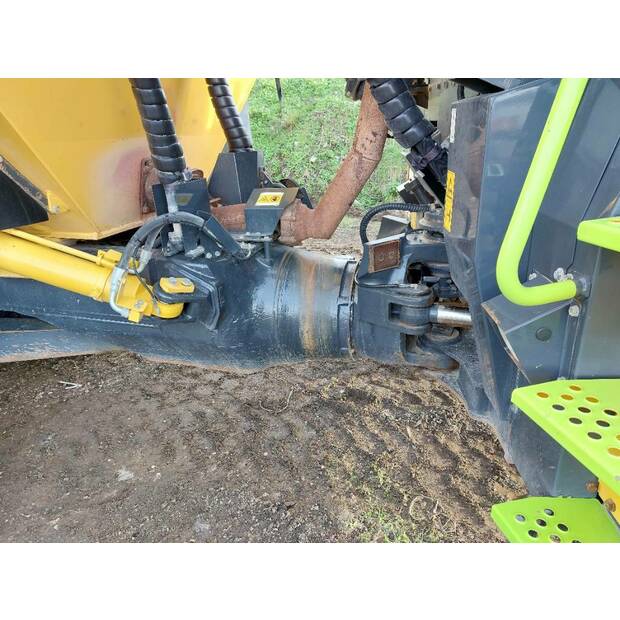 2018 Komatsu HM300-5 (1009590) | P&E