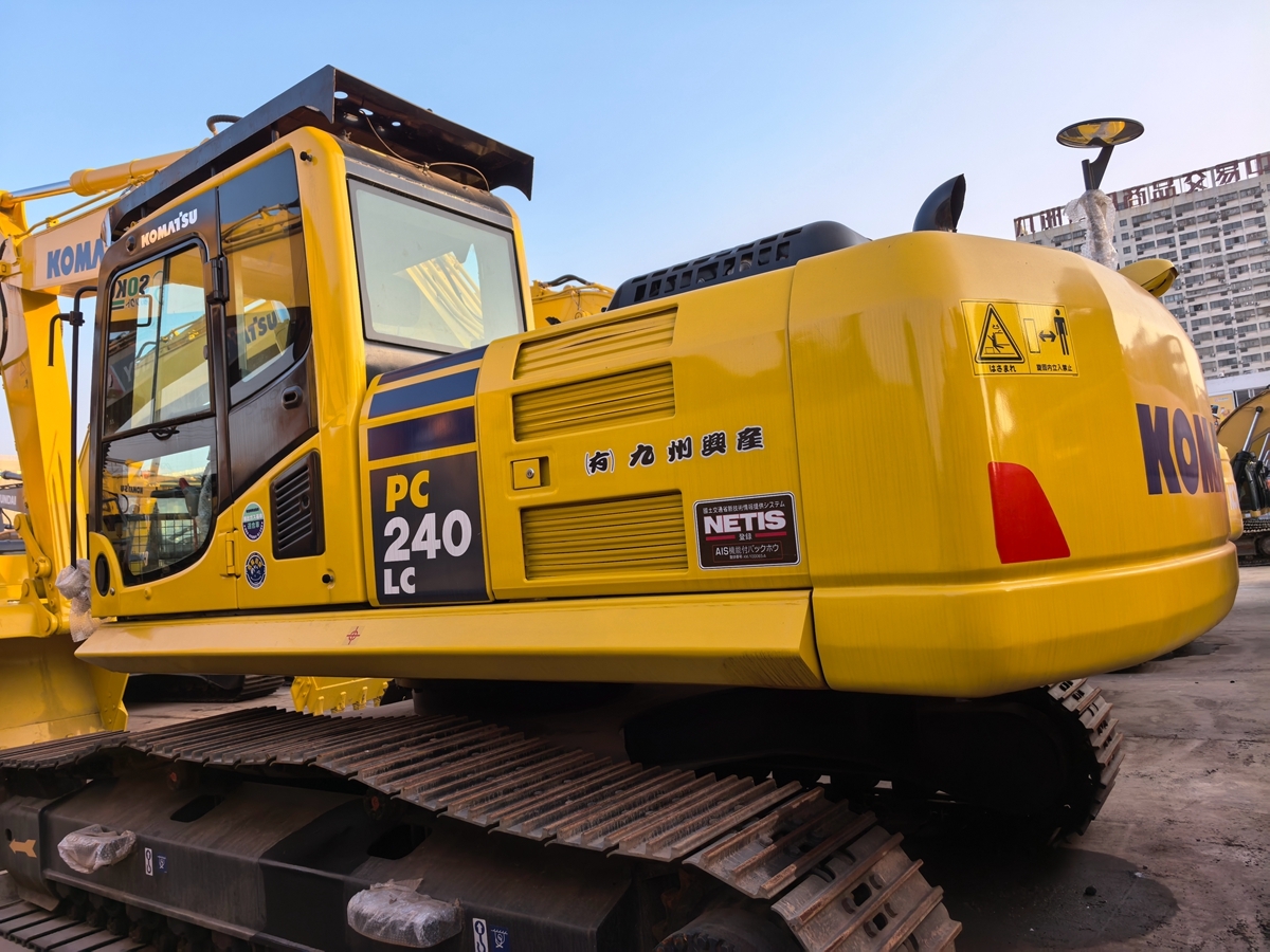 2021 Komatsu PC240-7 Used Tracked Excavator for sale | P&E
